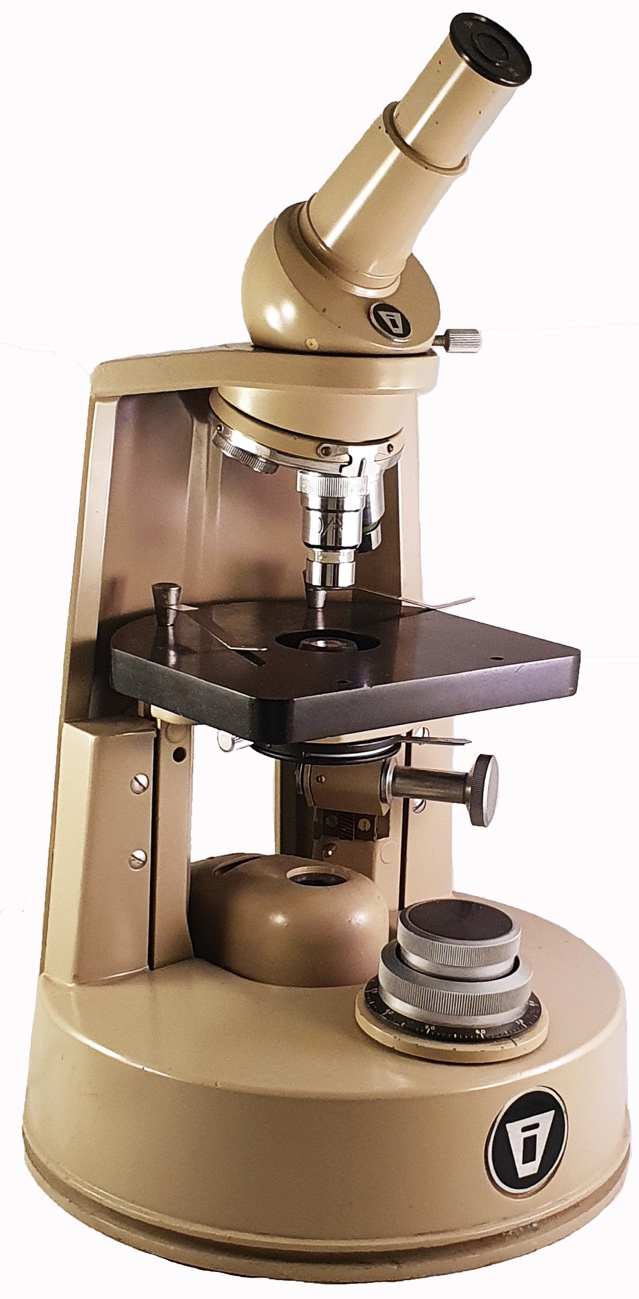 A close-up of a microscopeDescription automatically generated