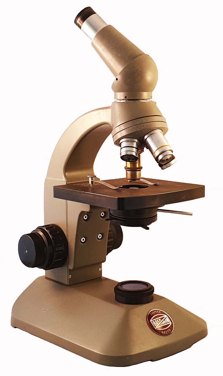 A close-up of a microscopeDescription automatically generated